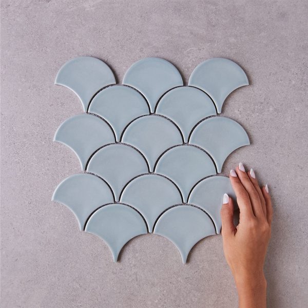 Fishscale Fan Shape Baby Blue - Fika Mosaicos